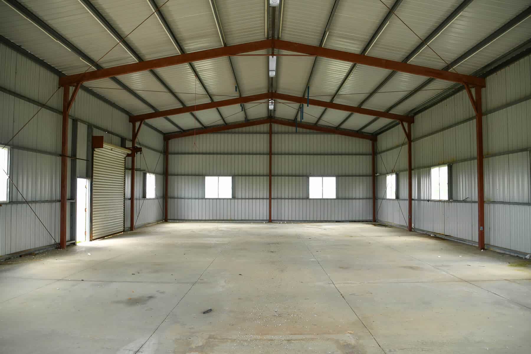 6,400 sq ft Industrial Warehouse Complex on 5 Acres; Frontage on ...