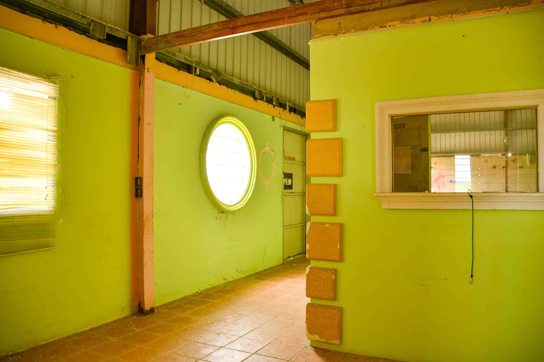 6,400 sq ft Industrial Warehouse Complex on 5 Acres; Frontage on ...