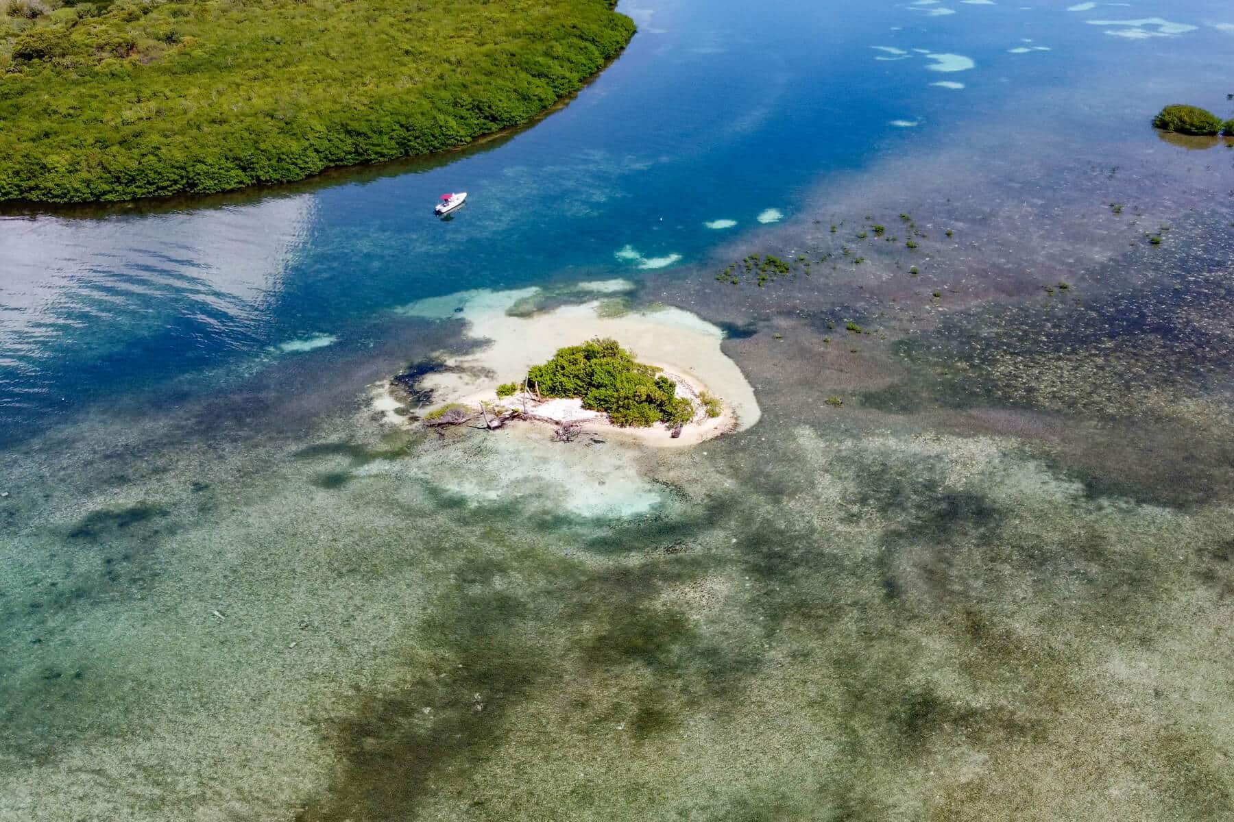Little Calabash Caye - 4,356 ft² Private Island on the Turneffe Atoll ...