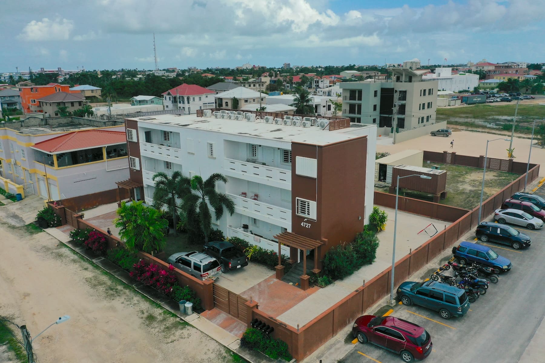 Multi-Unit Apartment Building in West Landivar, Belize City, BELIZE ...