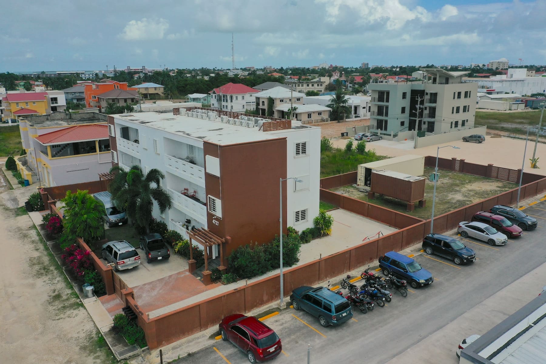 Multi-Unit Apartment Building in West Landivar, Belize City, BELIZE ...