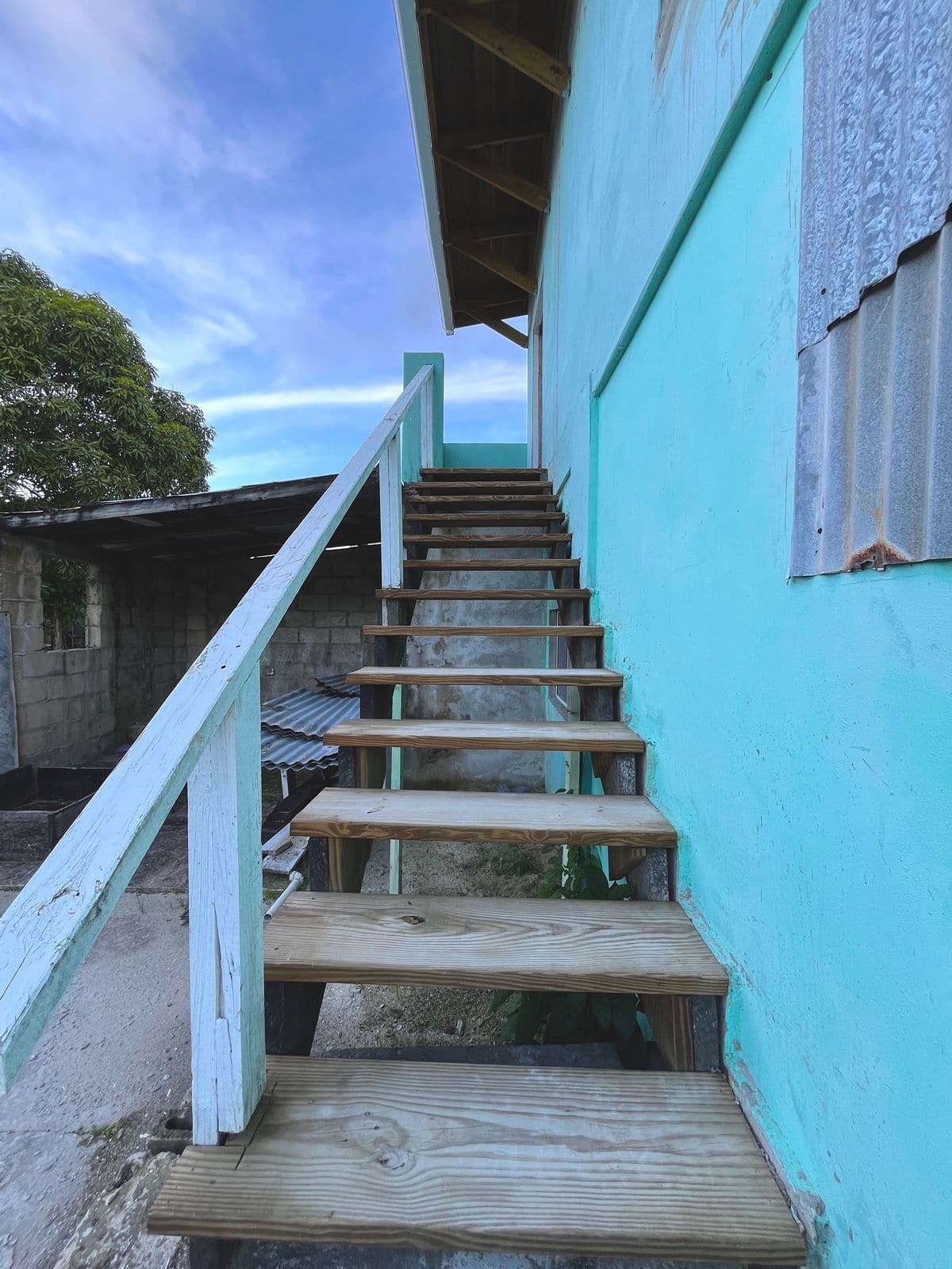 Transform This Fixer Upper into Your Dream Home- 5 Bed 4 bath in ...