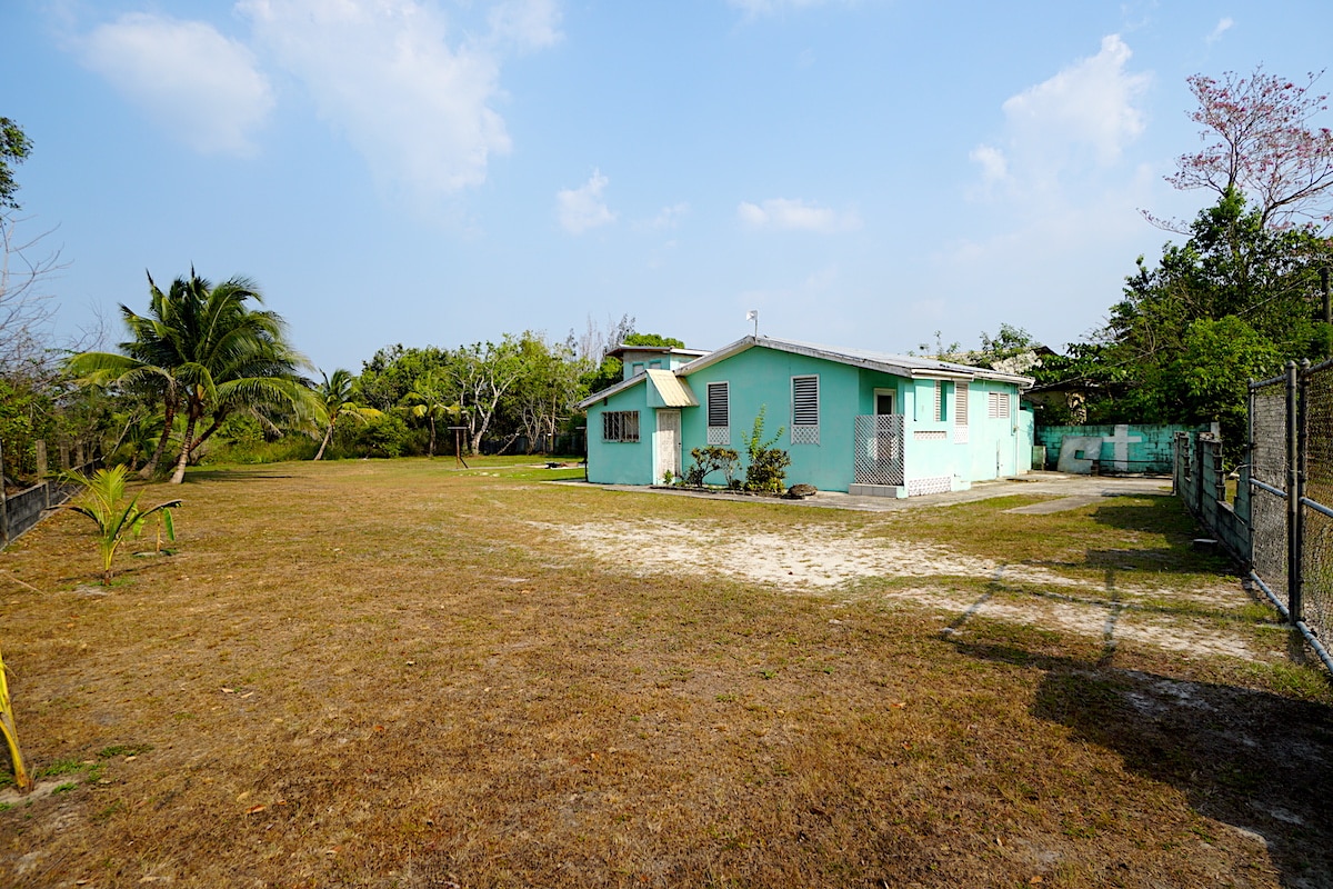 Transform This Fixer Upper into Your Dream Home- 5 Bed 4 bath in ...