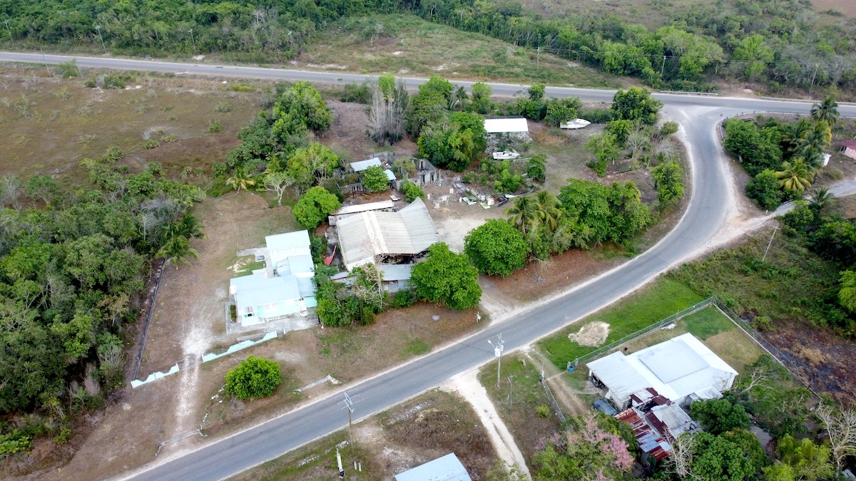 Transform This Fixer Upper into Your Dream Home- 5 Bed 4 bath in ...