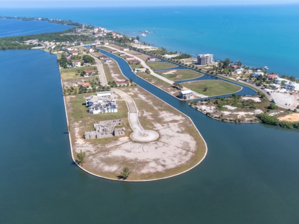 Maya Beach Real Estate • Vista Real Estate