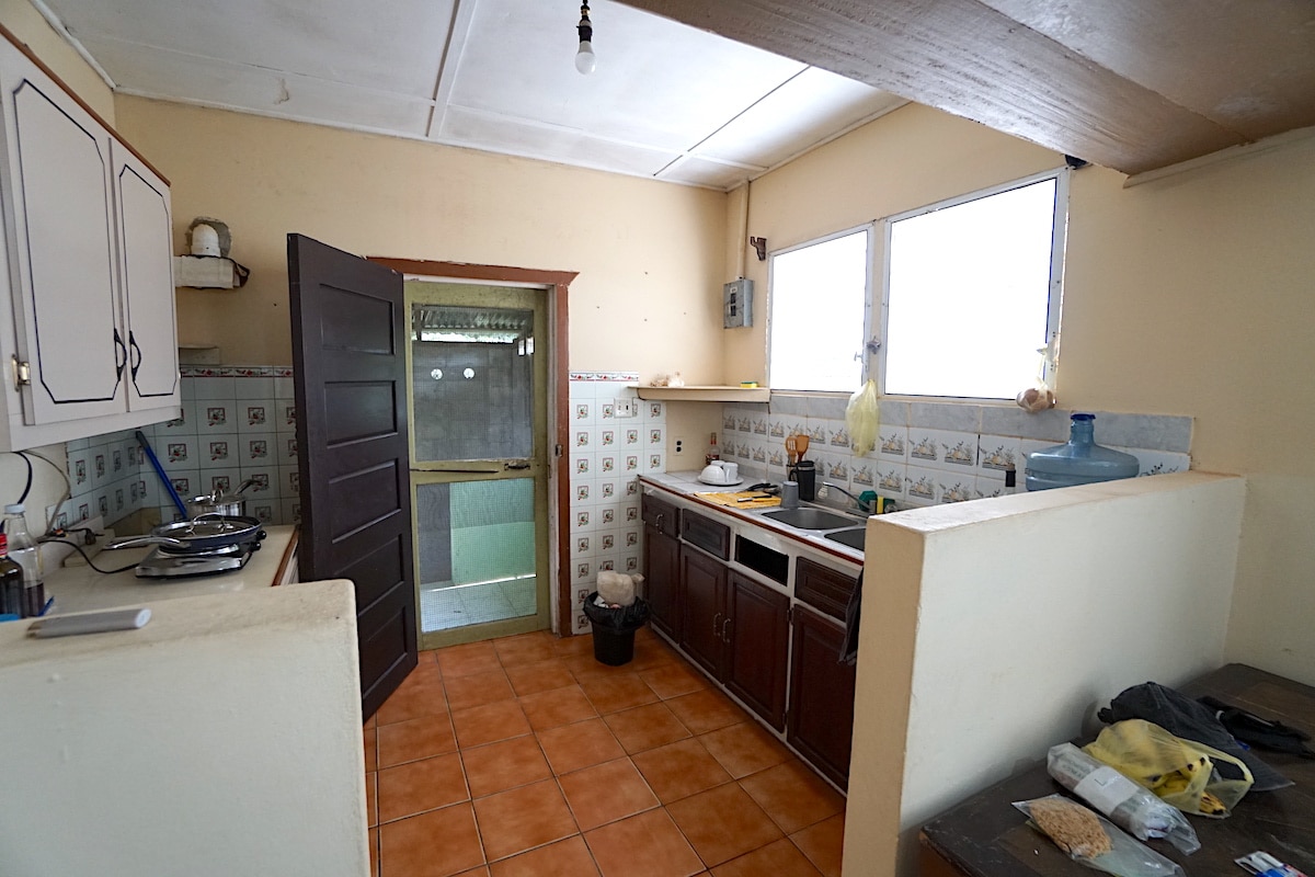 Transform This Fixer Upper into Your Dream Home- 5 Bed 4 bath in ...